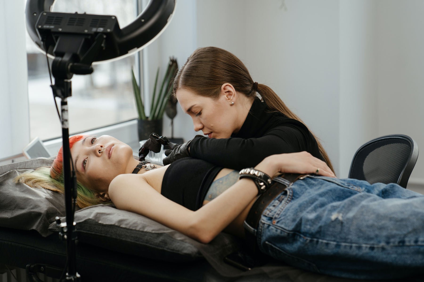 Tattoo studio – Alpaka Wanderungen im Illertall